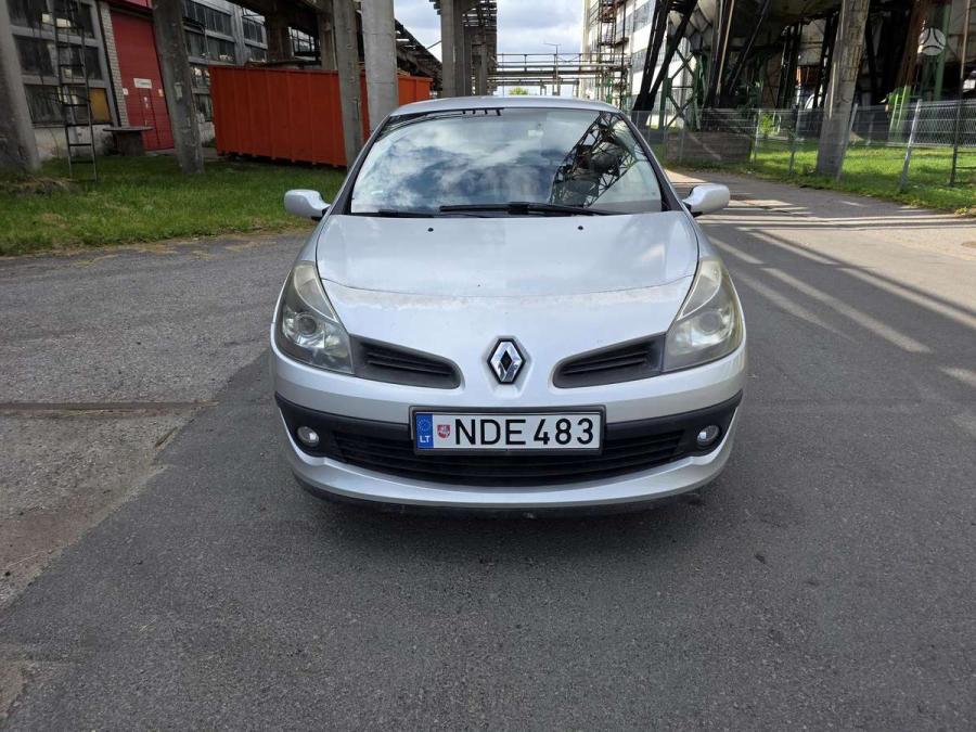 Pelēks Renault Clio 2007 Kauņa, ar dzinēja tilpumu 1.15 L un nobraukumu 200 tūkst. km par 900 €, foto 3 vietnē AUTOMOTO.COM.LV