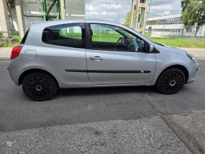 Pelēks Renault Clio 2007 Kauņa, ar dzinēja tilpumu 1.15 L un nobraukumu 200 tūkst. km par 900 €, foto 9 vietnē AUTOMOTO.COM.LV