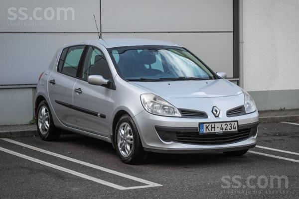 Pelēks Renault Clio 2007 Rīga, ar dzinēja tilpumu 1.40 L un nobraukumu 220 tūkst. km par 1490 €, foto 4 vietnē AUTOMOTO.COM.LV