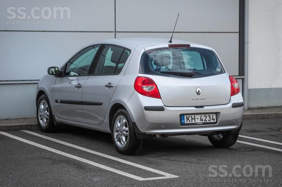 Pelēks Renault Clio 2007 Rīga, ar dzinēja tilpumu 1.40 L un nobraukumu 220 tūkst. km par 1490 €, foto 7 vietnē AUTOMOTO.COM.LV