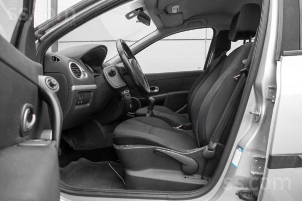 Pelēks Renault Clio 2007 Rīga, ar dzinēja tilpumu 1.40 L un nobraukumu 220 tūkst. km par 1490 €, foto 9 vietnē AUTOMOTO.COM.LV