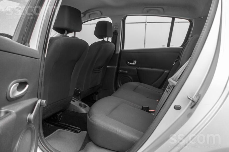Pelēks Renault Clio 2007 Rīga, ar dzinēja tilpumu 1.40 L un nobraukumu 220 tūkst. km par 1490 €, foto 12 vietnē AUTOMOTO.COM.LV