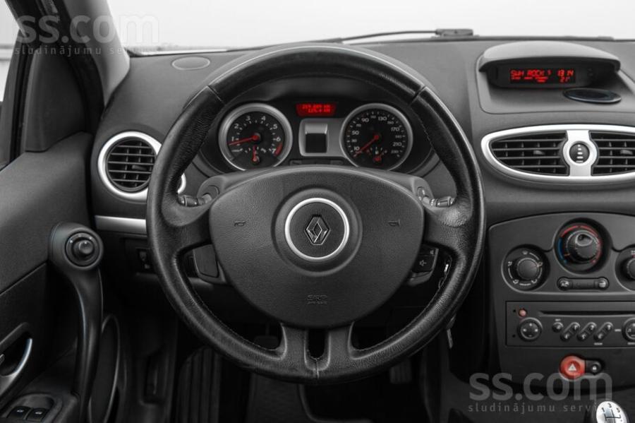 Pelēks Renault Clio 2007 Rīga, ar dzinēja tilpumu 1.40 L un nobraukumu 220 tūkst. km par 1490 €, foto 17 vietnē AUTOMOTO.COM.LV
