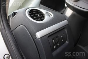 Pelēks Renault Clio 2008 Rīga, ar dzinēja tilpumu 1.60 L un nobraukumu 0 tūkst. km par 2990 €, foto 18 vietnē AUTOMOTO.COM.LV