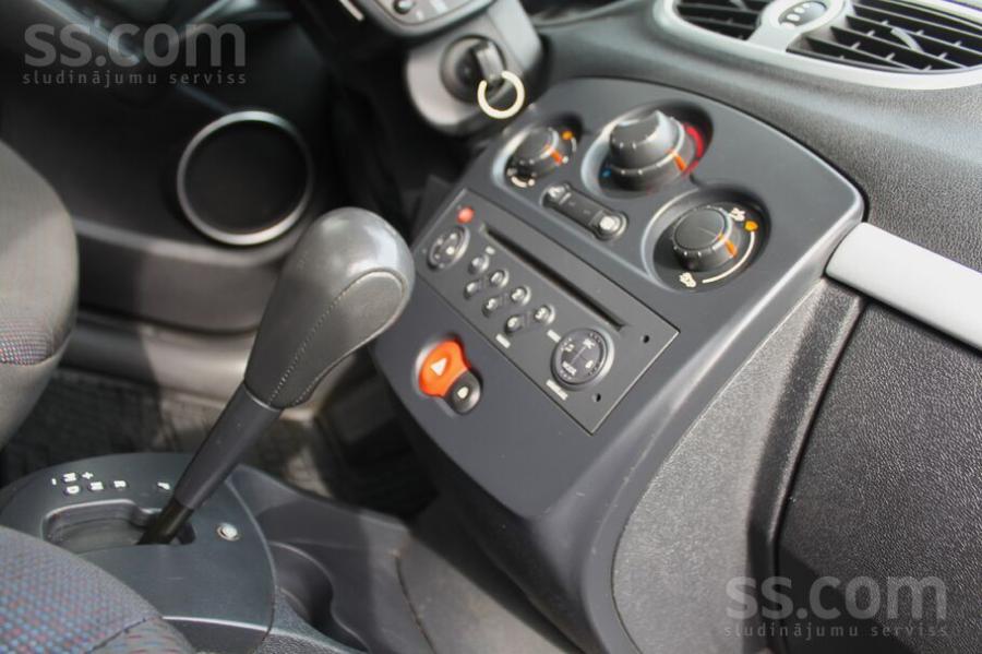 Pelēks Renault Clio 2008 Rīga, ar dzinēja tilpumu 1.60 L un nobraukumu 0 tūkst. km par 2990 €, foto 27 vietnē AUTOMOTO.COM.LV
