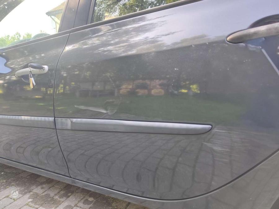 Grey Renault Clio 2008 in Klaipeda, with an engine capacity of 1.46 L and mileage of 168 thousand km for 1300 €, photo 4 on AUTOMOTO.COM.LV