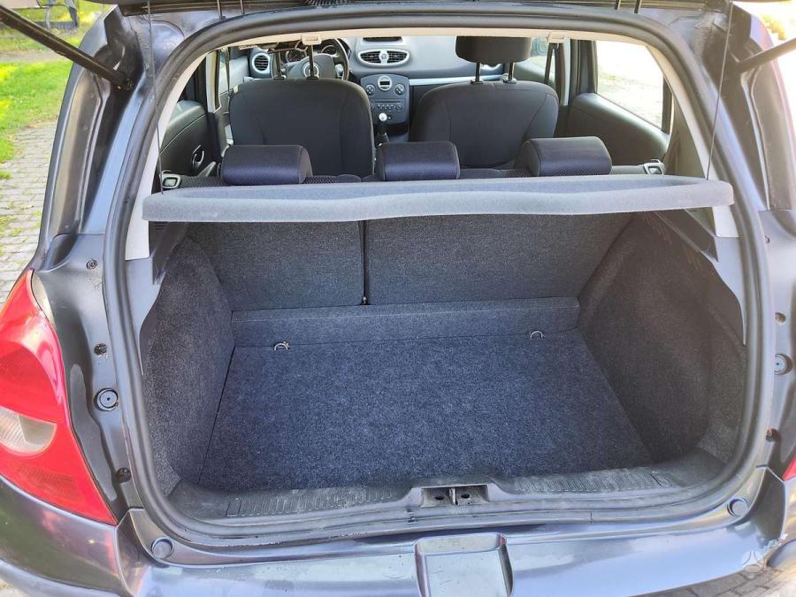 Grey Renault Clio 2008 in Klaipeda, with an engine capacity of 1.46 L and mileage of 168 thousand km for 1300 €, photo 8 on AUTOMOTO.COM.LV