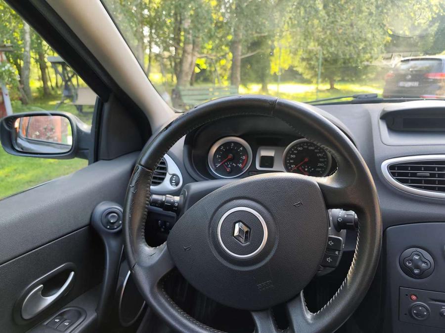 Grey Renault Clio 2008 in Klaipeda, with an engine capacity of 1.46 L and mileage of 168 thousand km for 1300 €, photo 13 on AUTOMOTO.COM.LV