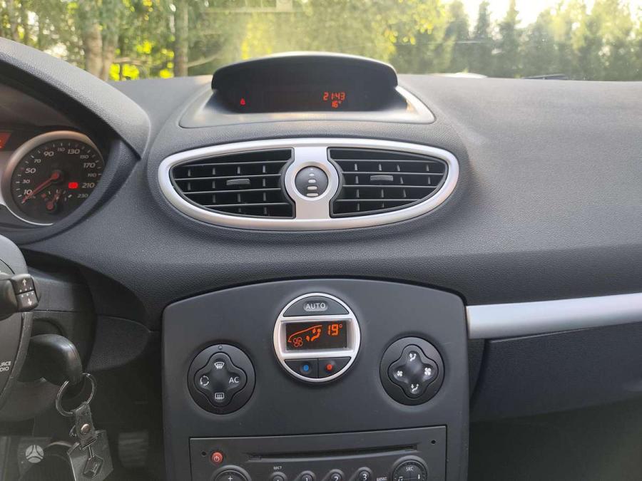 Grey Renault Clio 2008 in Klaipeda, with an engine capacity of 1.46 L and mileage of 168 thousand km for 1300 €, photo 15 on AUTOMOTO.COM.LV