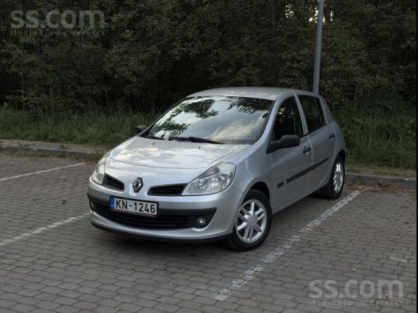 Grey Renault Clio 2008 in Riga, with an engine capacity of 1.20 L and mileage of 310 thousand km for 1500 €, photo 1 on AUTOMOTO.COM.LV