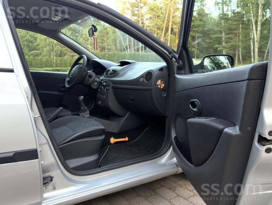 Pelēks Renault Clio 2008 Rīga, ar dzinēja tilpumu 1.20 L un nobraukumu 310 tūkst. km par 1500 €, foto 13 vietnē AUTOMOTO.COM.LV