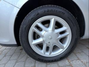 Pelēks Renault Clio 2008 Rīga, ar dzinēja tilpumu 1.20 L un nobraukumu 310 tūkst. km par 1500 €, foto 14 vietnē AUTOMOTO.COM.LV
