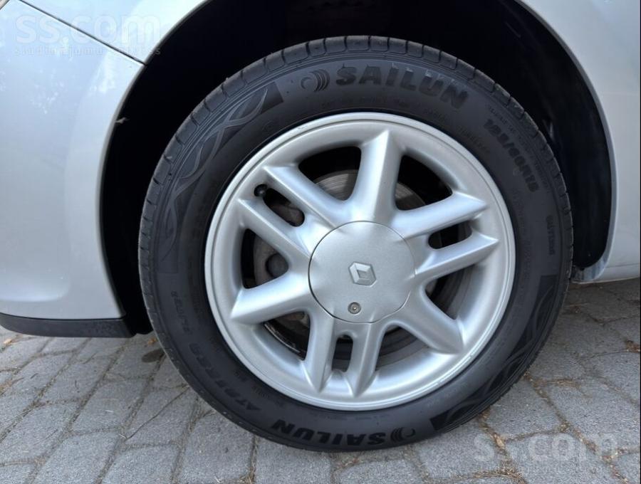 Pelēks Renault Clio 2008 Rīga, ar dzinēja tilpumu 1.20 L un nobraukumu 310 tūkst. km par 1500 €, foto 14 vietnē AUTOMOTO.COM.LV