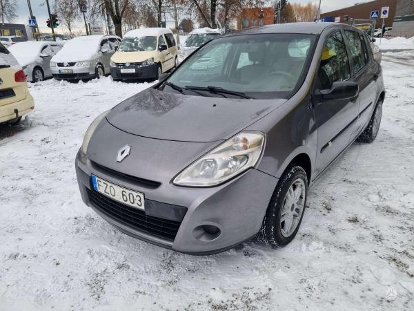 Pelēks Renault Clio 2009 Kauņa, ar dzinēja tilpumu 1.50 L un nobraukumu 300 tūkst. km par 950 €, foto 4 vietnē AUTOMOTO.COM.LV
