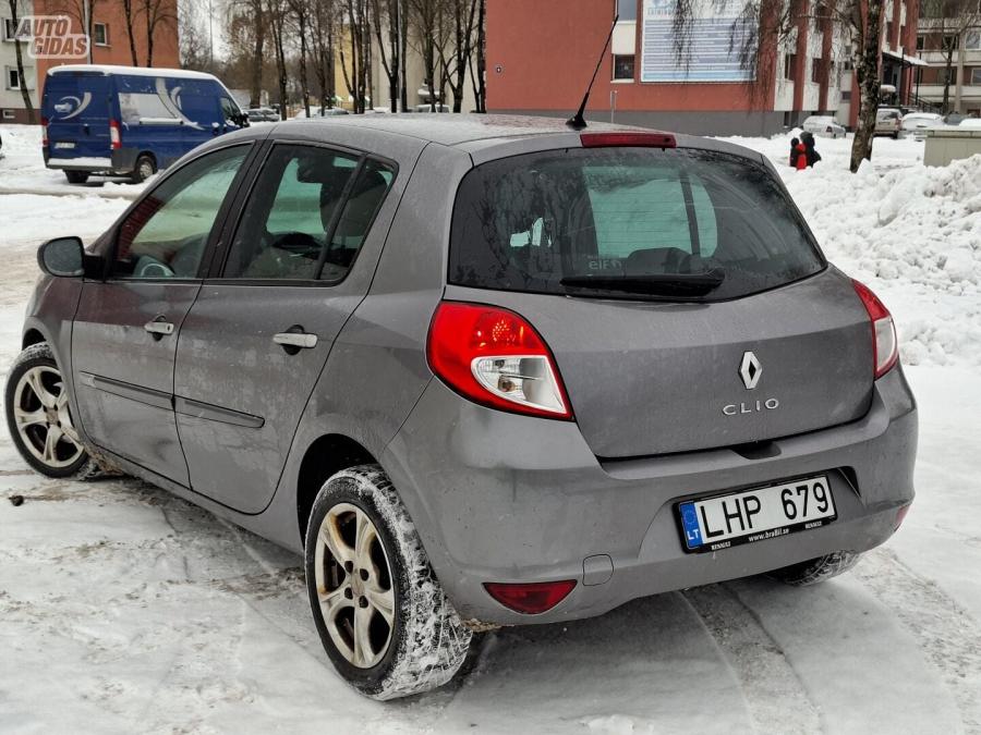 Pelēks Renault Clio 2009 Šilutė, ar dzinēja tilpumu 1.20 L un nobraukumu 172 tūkst. km par 1650 €, foto 4 vietnē AUTOMOTO.COM.LV