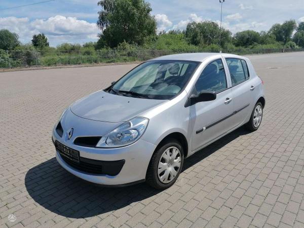 Pelēks Renault Clio 2009 Marijampole, ar dzinēja tilpumu 1.20 L un nobraukumu 173 tūkst. km par 1750 €, foto 1 vietnē AUTOMOTO.COM.LV
