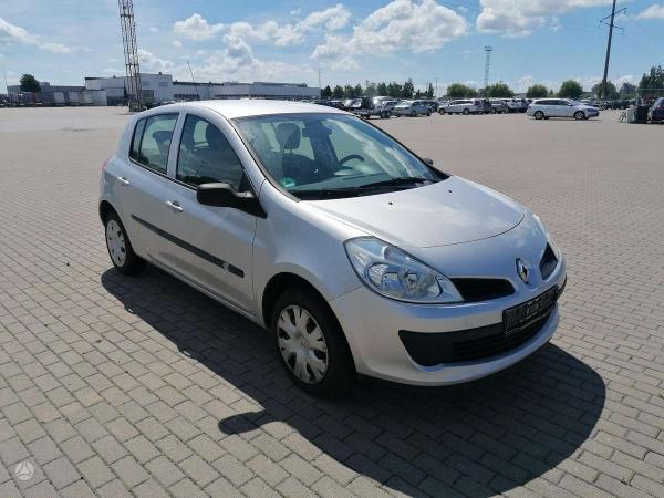 Pelēks Renault Clio 2009 Marijampole, ar dzinēja tilpumu 1.20 L un nobraukumu 173 tūkst. km par 1750 €, foto 2 vietnē AUTOMOTO.COM.LV