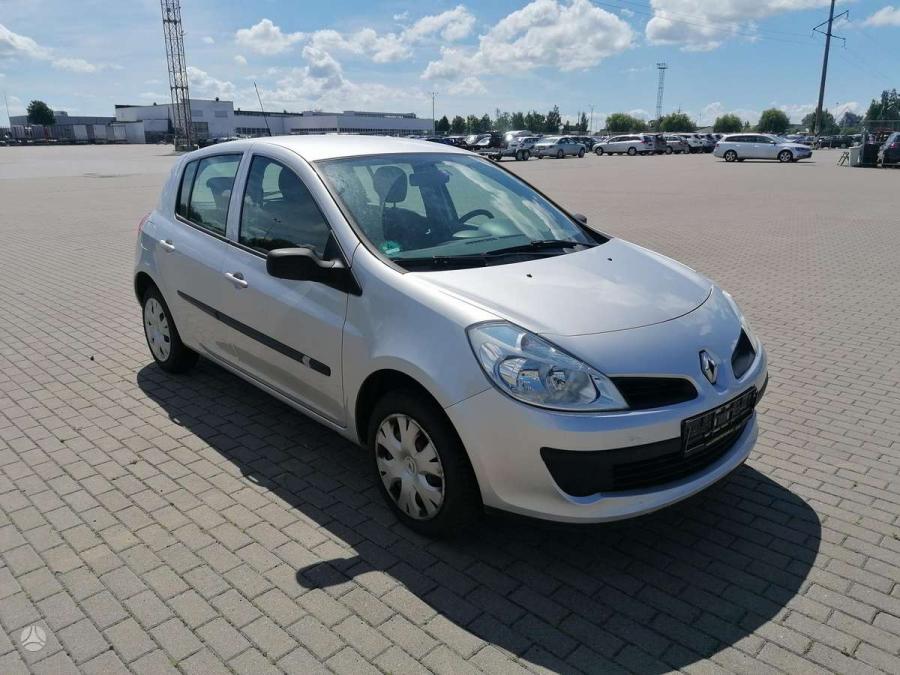 Grey Renault Clio 2009 in Marijampole, with an engine capacity of 1.20 L and mileage of 173 thousand km for 1750 €, photo 3 on AUTOMOTO.COM.LV