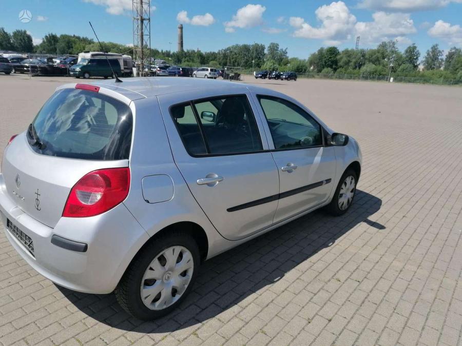 Grey Renault Clio 2009 in Marijampole, with an engine capacity of 1.20 L and mileage of 173 thousand km for 1750 €, photo 5 on AUTOMOTO.COM.LV