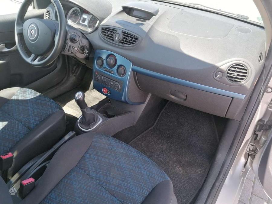 Grey Renault Clio 2009 in Marijampole, with an engine capacity of 1.20 L and mileage of 173 thousand km for 1750 €, photo 12 on AUTOMOTO.COM.LV