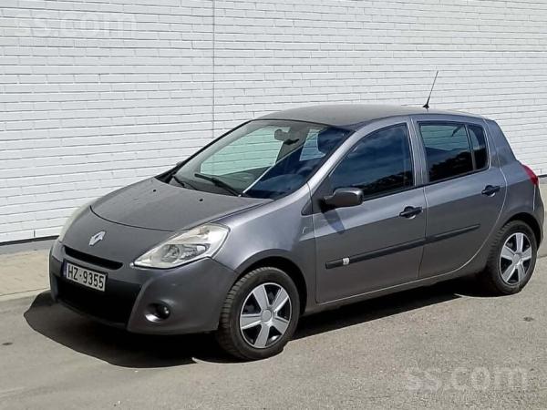 Pelēks Renault Clio 2009 Rīga, ar dzinēja tilpumu 1.50 L un nobraukumu 274 tūkst. km par 1800 €, foto 1 vietnē AUTOMOTO.COM.LV