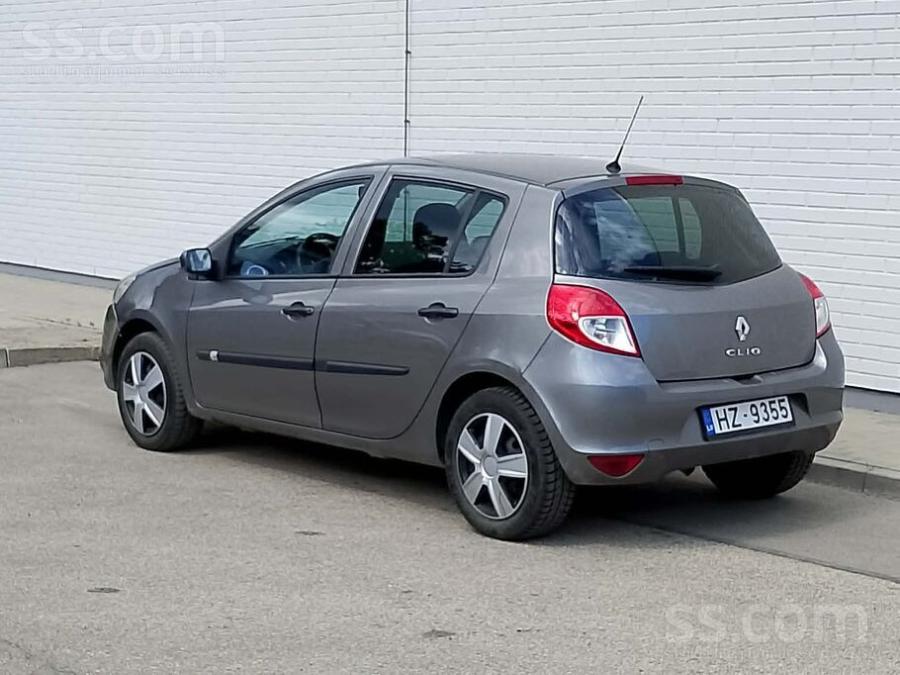 Pelēks Renault Clio 2009 Rīga, ar dzinēja tilpumu 1.50 L un nobraukumu 274 tūkst. km par 1800 €, foto 4 vietnē AUTOMOTO.COM.LV