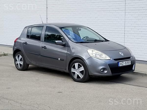 Pelēks Renault Clio 2009 Rīga, ar dzinēja tilpumu 1.50 L un nobraukumu 274 tūkst. km par 1800 €, foto 4 vietnē AUTOMOTO.COM.LV