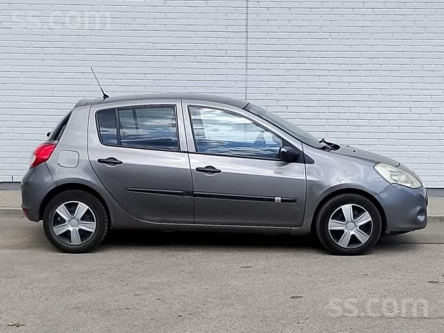 Pelēks Renault Clio 2009 Rīga, ar dzinēja tilpumu 1.50 L un nobraukumu 274 tūkst. km par 1800 €, foto 6 vietnē AUTOMOTO.COM.LV