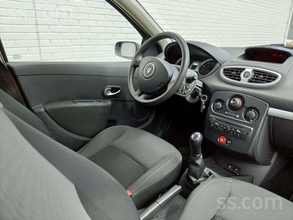 Pelēks Renault Clio 2009 Rīga, ar dzinēja tilpumu 1.50 L un nobraukumu 274 tūkst. km par 1800 €, foto 7 vietnē AUTOMOTO.COM.LV