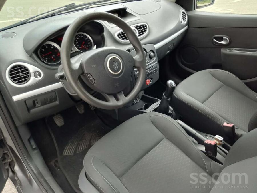 Pelēks Renault Clio 2009 Rīga, ar dzinēja tilpumu 1.50 L un nobraukumu 274 tūkst. km par 1800 €, foto 10 vietnē AUTOMOTO.COM.LV
