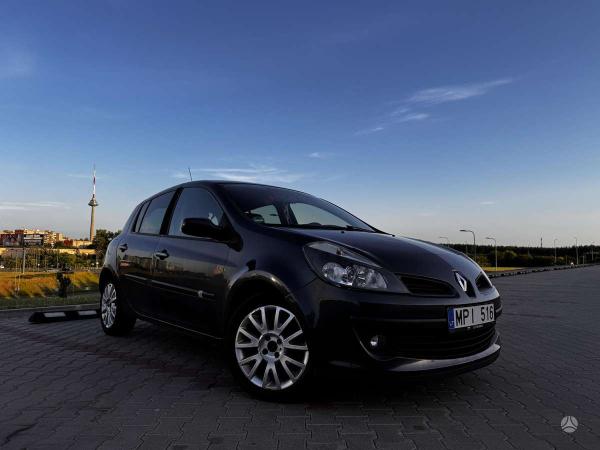 Grey Renault Clio 2009 in Vilnius, with an engine capacity of 1.15 L and mileage of 216 thousand km for 2199 €, photo 2 on AUTOMOTO.COM.LV