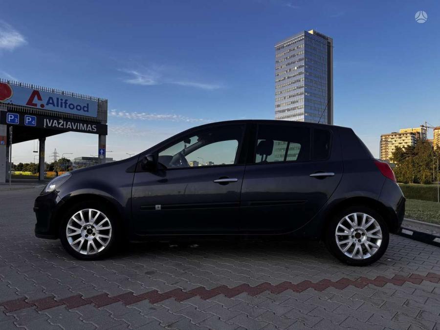 Pelēks Renault Clio 2009 Viļņa, ar dzinēja tilpumu 1.15 L un nobraukumu 216 tūkst. km par 2199 €, foto 5 vietnē AUTOMOTO.COM.LV