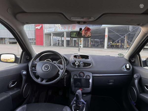 Grey Renault Clio 2009 in Vilnius, with an engine capacity of 1.15 L and mileage of 216 thousand km for 2199 €, photo 9 on AUTOMOTO.COM.LV