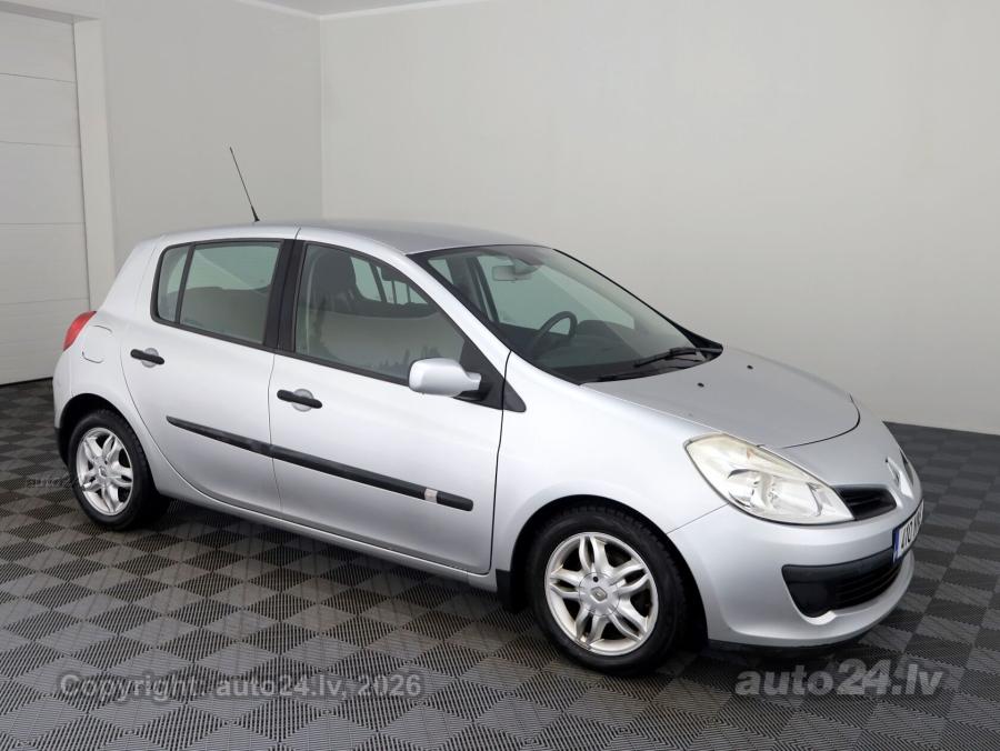 Grey Renault Clio 2009 in Tallinn, with an engine capacity of 1.10 L and mileage of 155 thousand km for 999 €, photo 1 on AUTOMOTO.COM.LV