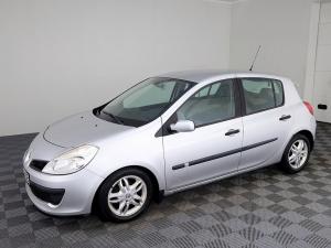 Grey Renault Clio 2009 in Tallinn, with an engine capacity of 1.10 L and mileage of 155 thousand km for 999 €, photo 10 on AUTOMOTO.COM.LV