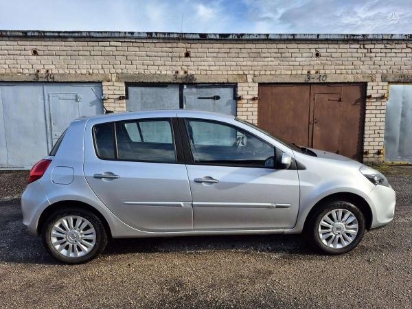 Pelēks Renault Clio 2009 Rokiškis, ar dzinēja tilpumu 1.15 L un nobraukumu 117 tūkst. km par 2199 €, foto 3 vietnē AUTOMOTO.COM.LV