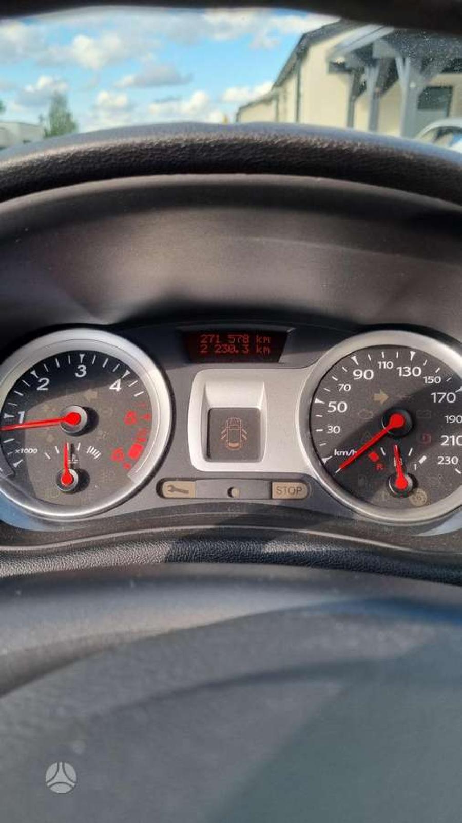 Grey Renault Clio 2010 in Vilnius, with an engine capacity of 1.46 L and mileage of 272 thousand km for 1500 €, photo 10 on AUTOMOTO.COM.LV