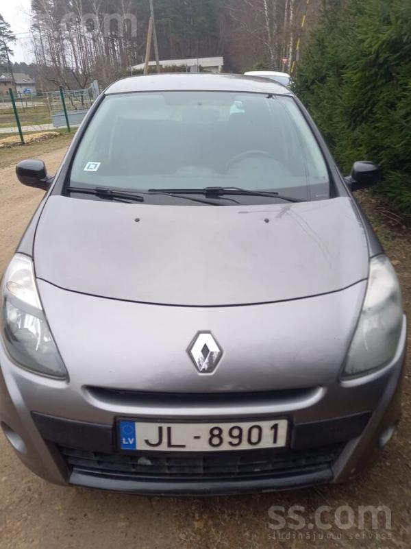 Pelēks Renault Clio 2010 Rīga, ar dzinēja tilpumu 1.50 L un nobraukumu 277 tūkst. km par 1300 €, foto 1 vietnē AUTOMOTO.COM.LV