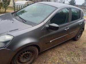 Grey Renault Clio 2010 in Riga, with an engine capacity of 1.50 L and mileage of 277 thousand km for 1300 €, photo 4 on AUTOMOTO.COM.LV