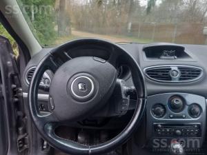 Grey Renault Clio 2010 in Riga, with an engine capacity of 1.50 L and mileage of 277 thousand km for 1300 €, photo 5 on AUTOMOTO.COM.LV