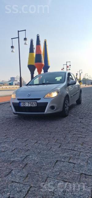 Grey Renault Clio 2011 in Ventspils, with an engine capacity of 1.50 L and mileage of 214 thousand km for 2150 €, photo 1 on AUTOMOTO.COM.LV