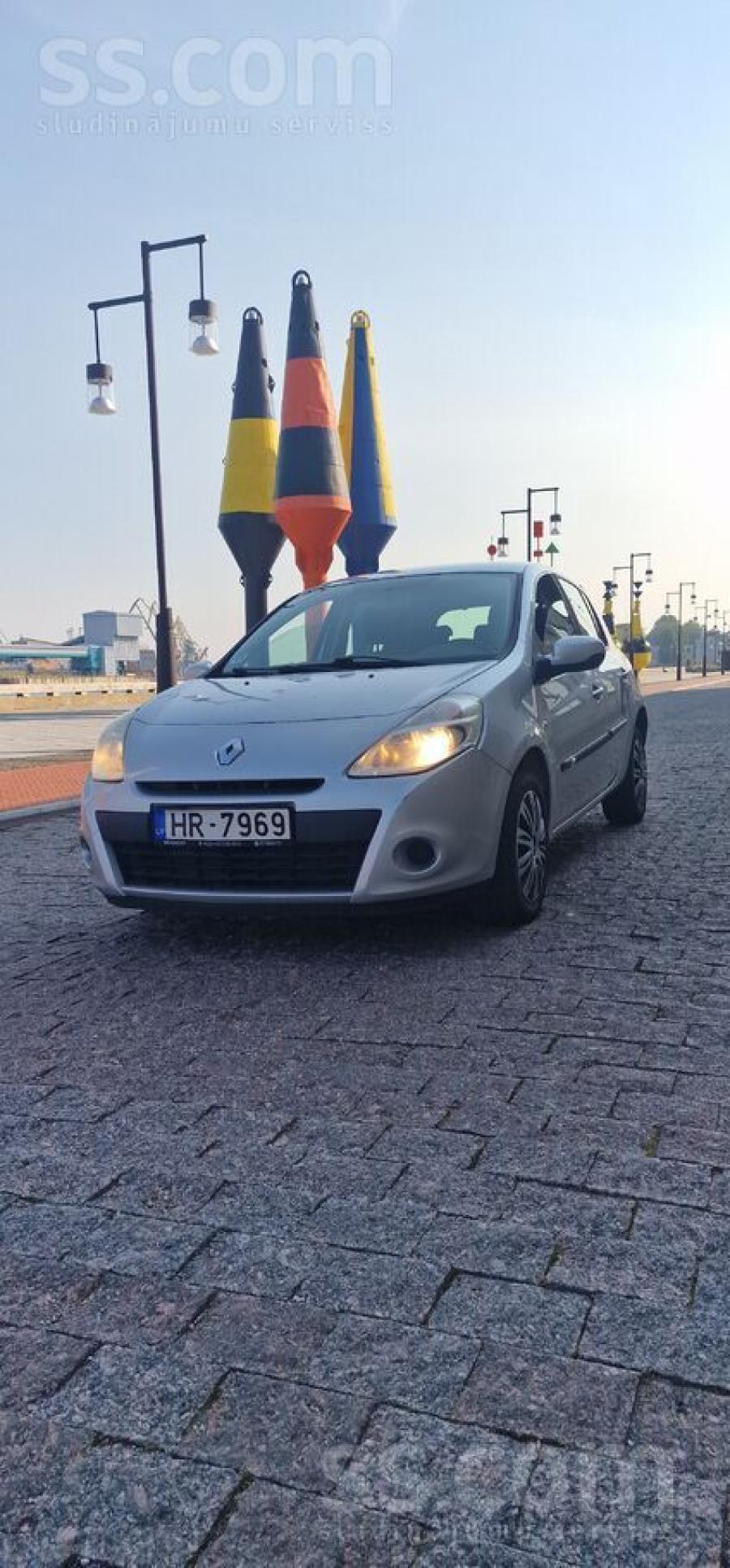 Grey Renault Clio 2011 in Ventspils, with an engine capacity of 1.50 L and mileage of 214 thousand km for 2150 €, photo 1 on AUTOMOTO.COM.LV