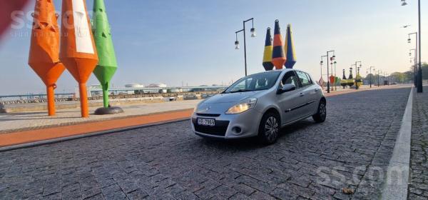 Grey Renault Clio 2011 in Ventspils, with an engine capacity of 1.50 L and mileage of 214 thousand km for 2150 €, photo 2 on AUTOMOTO.COM.LV