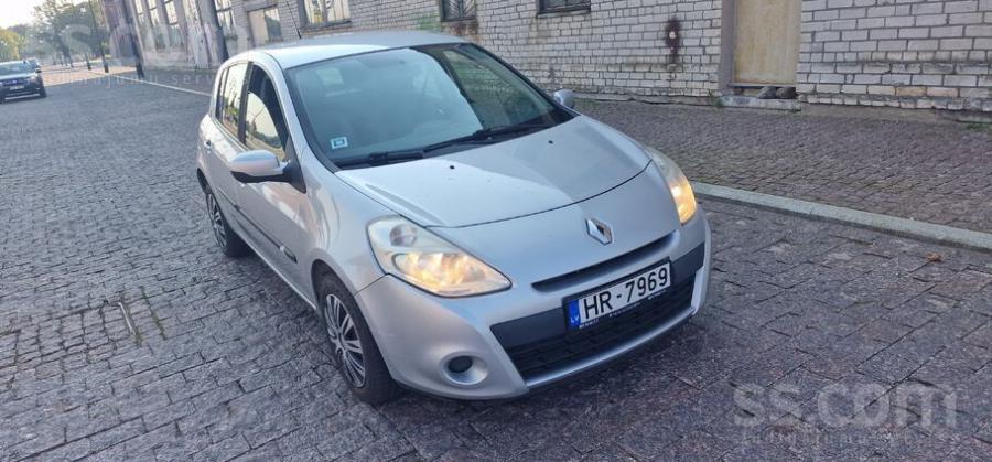Grey Renault Clio 2011 in Ventspils, with an engine capacity of 1.50 L and mileage of 214 thousand km for 2150 €, photo 7 on AUTOMOTO.COM.LV