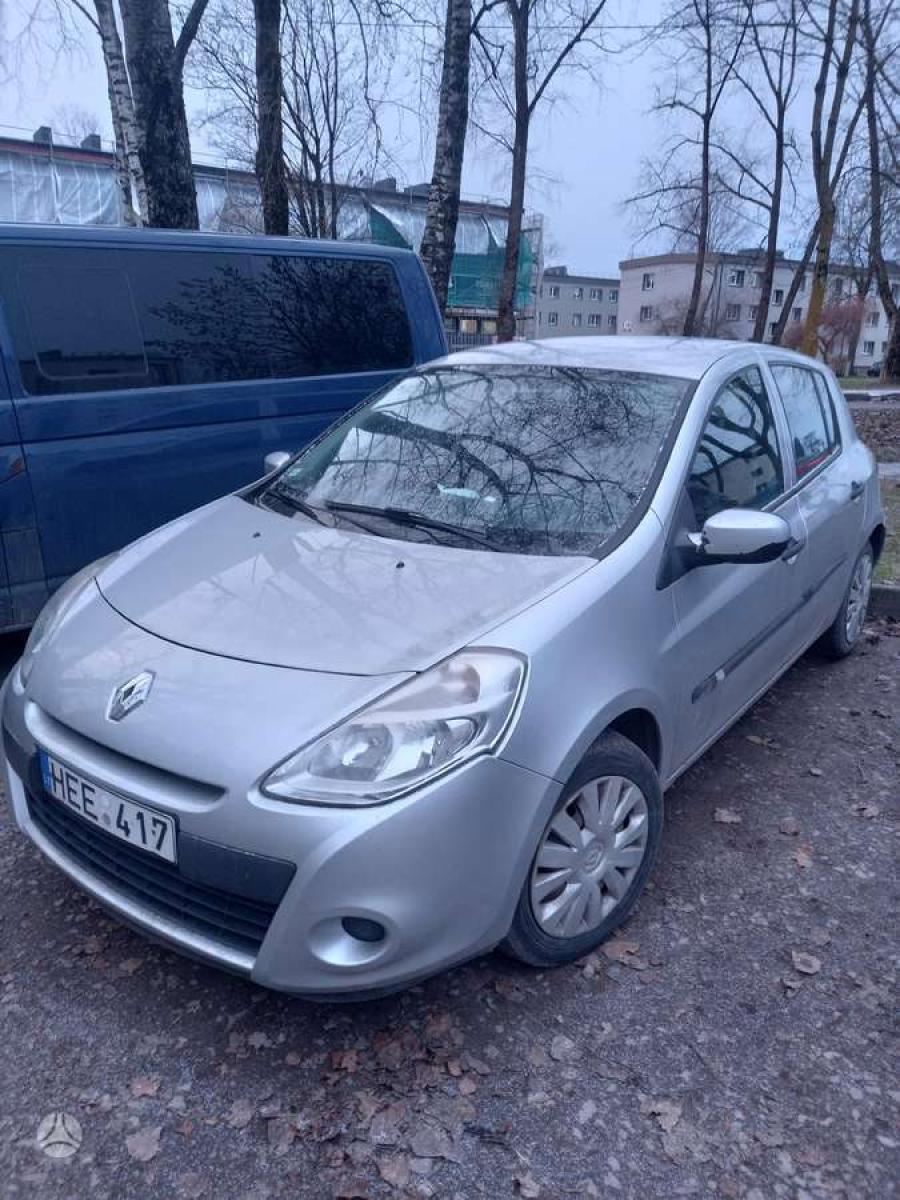 Pelēks Renault Clio 2011 Plungė, ar dzinēja tilpumu 1.40 L un nobraukumu 156 tūkst. km par 1700 €, foto 2 vietnē AUTOMOTO.COM.LV
