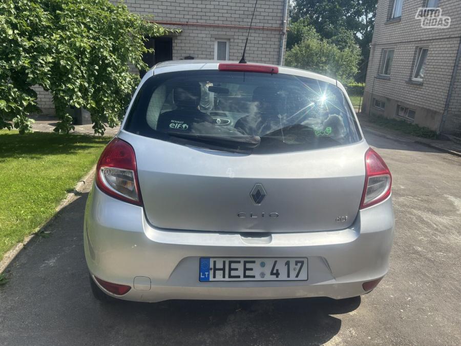 Grey Renault Clio 2011 in Telschi, with an engine capacity of 1.50 L and mileage of 157 thousand km for 1200 €, photo 4 on AUTOMOTO.COM.LV