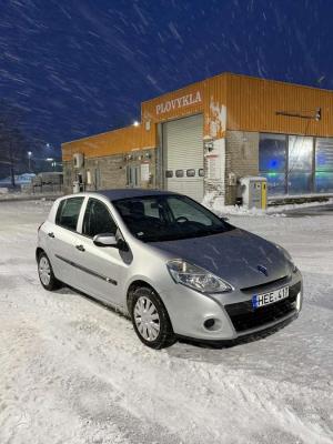 Pelēks Renault Clio 2012 Plungė, ar dzinēja tilpumu 1.46 L un nobraukumu 140 tūkst. km par 1600 €, foto 3 vietnē AUTOMOTO.COM.LV