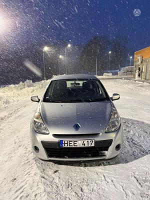 Pelēks Renault Clio 2012 Plungė, ar dzinēja tilpumu 1.46 L un nobraukumu 140 tūkst. km par 1600 €, foto 4 vietnē AUTOMOTO.COM.LV