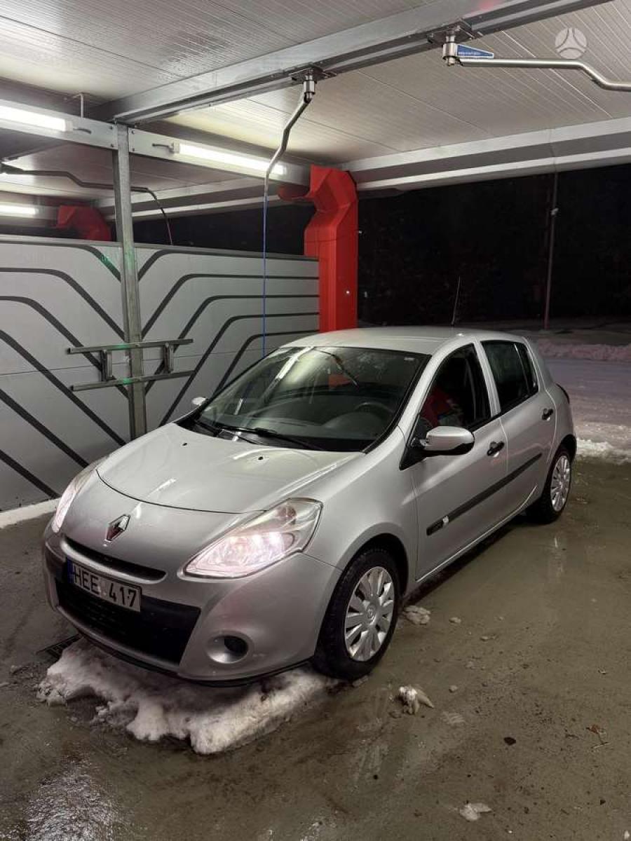 Pelēks Renault Clio 2012 Plungė, ar dzinēja tilpumu 1.46 L un nobraukumu 140 tūkst. km par 1600 €, foto 9 vietnē AUTOMOTO.COM.LV