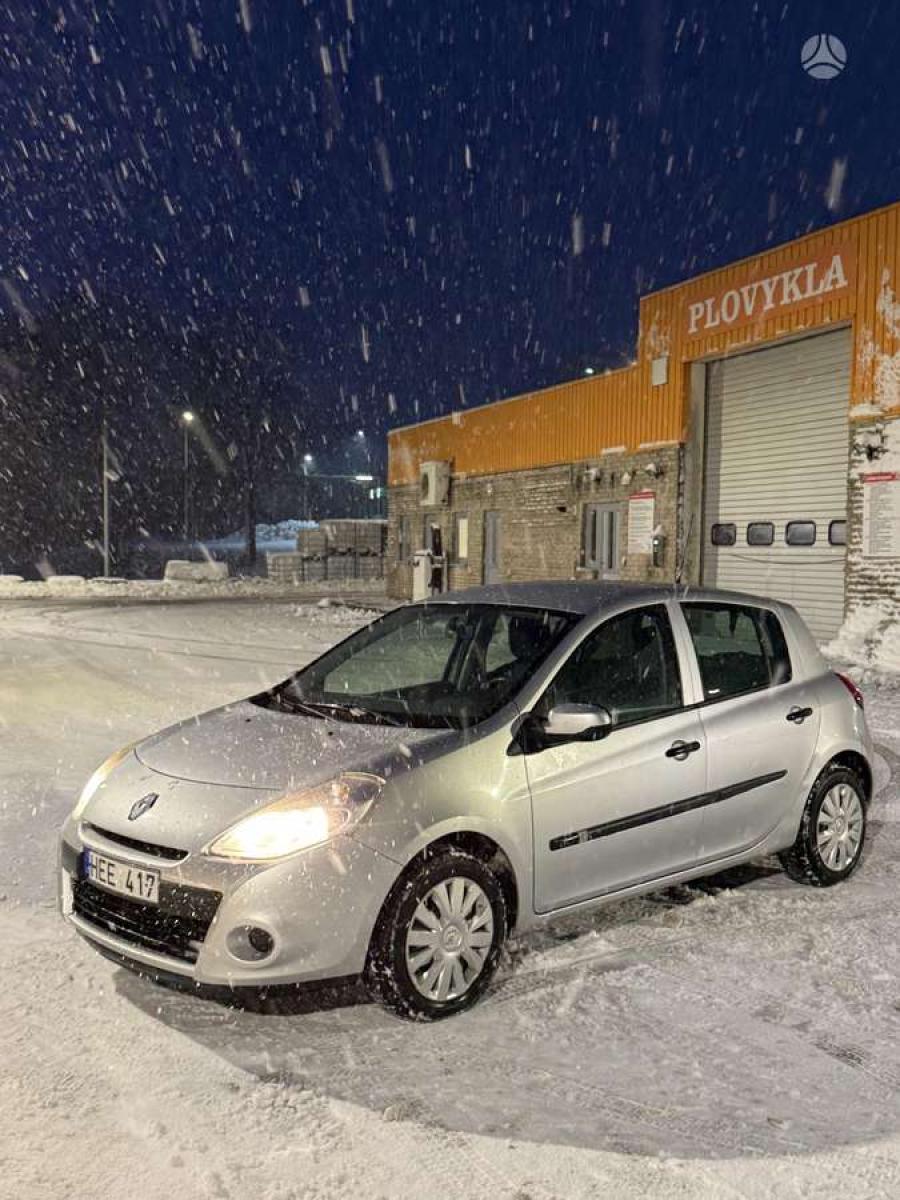 Pelēks Renault Clio 2012 Plungė, ar dzinēja tilpumu 1.46 L un nobraukumu 140 tūkst. km par 1600 €, foto 18 vietnē AUTOMOTO.COM.LV